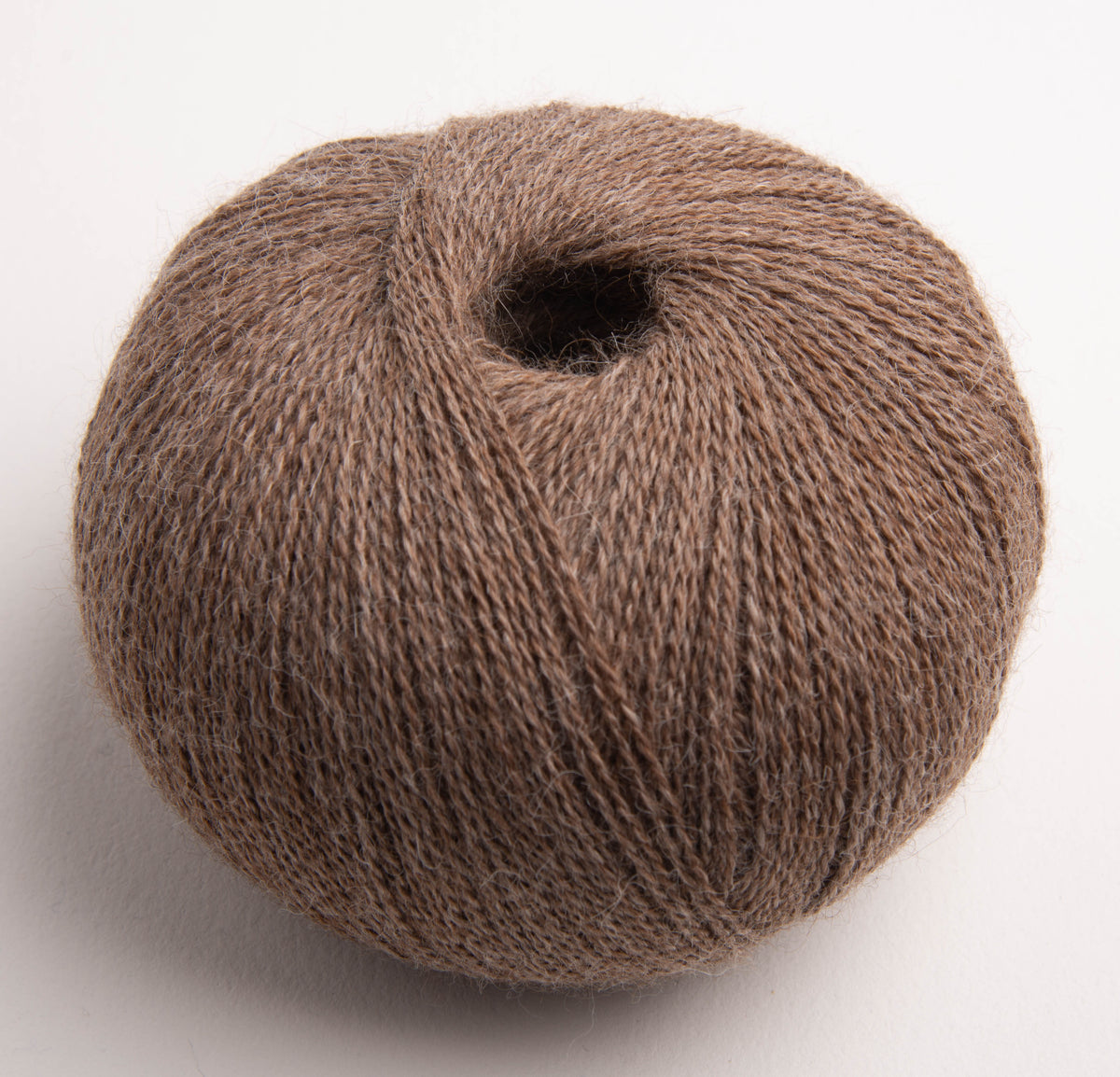 GARNA Alba Baby alpaca garn : Gråbrun