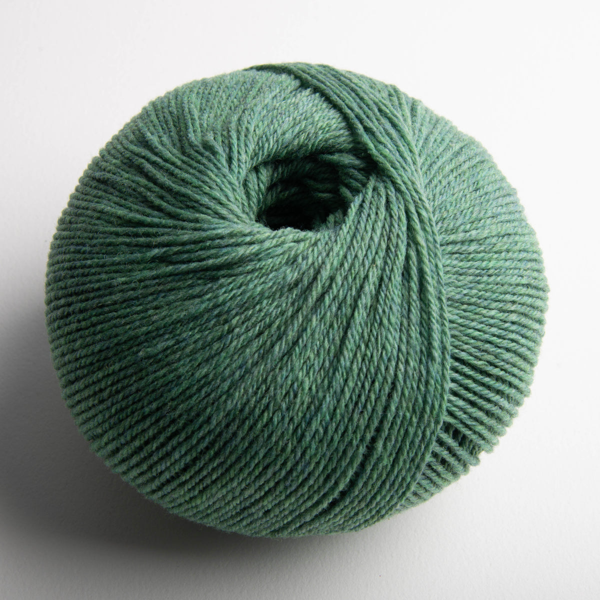 GARNA Nobilis Superfin Lammeuld garn : Mørk mintgrøn